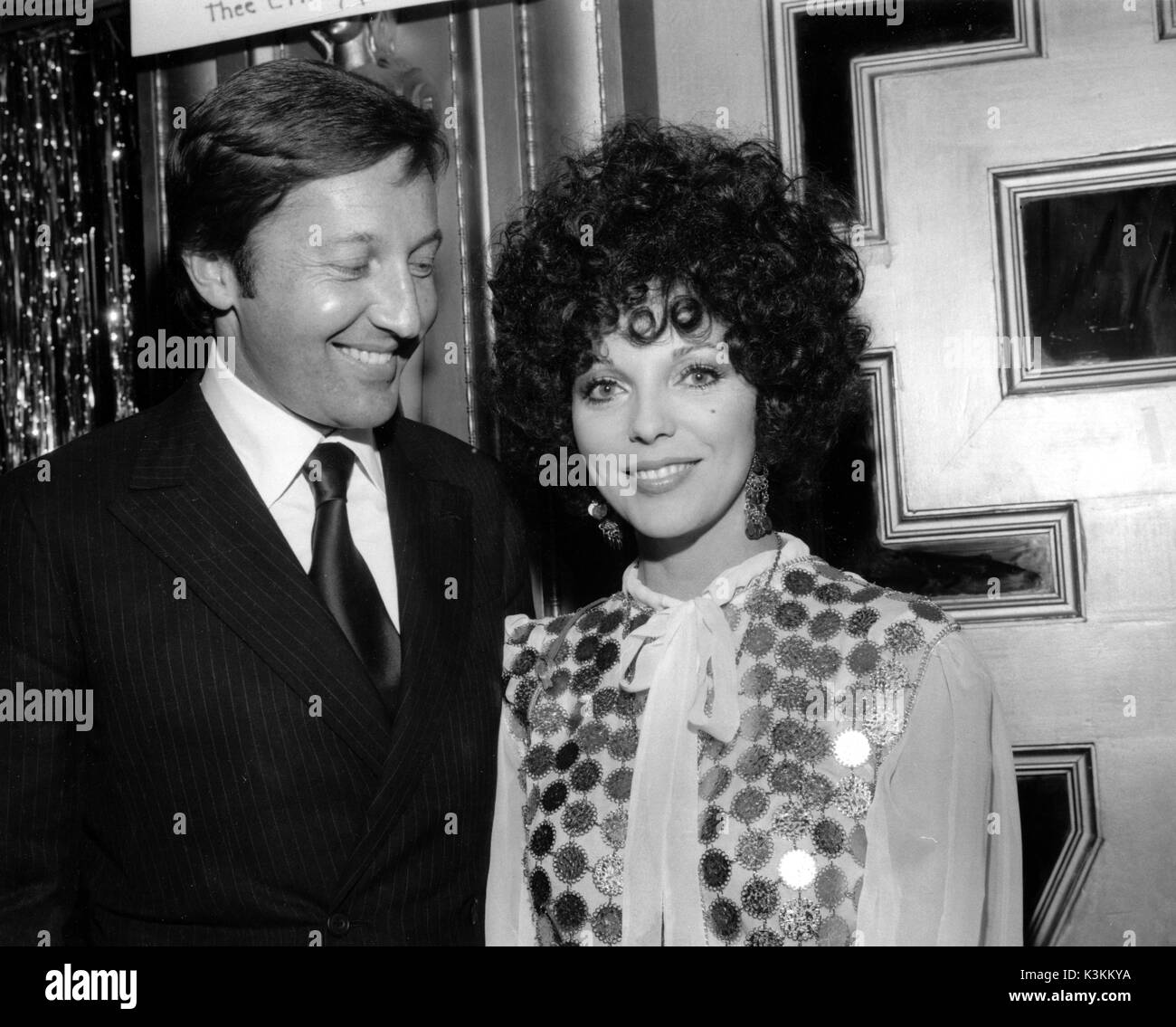 Joan collins et son mari Banque d'images noir et blanc - Alamy