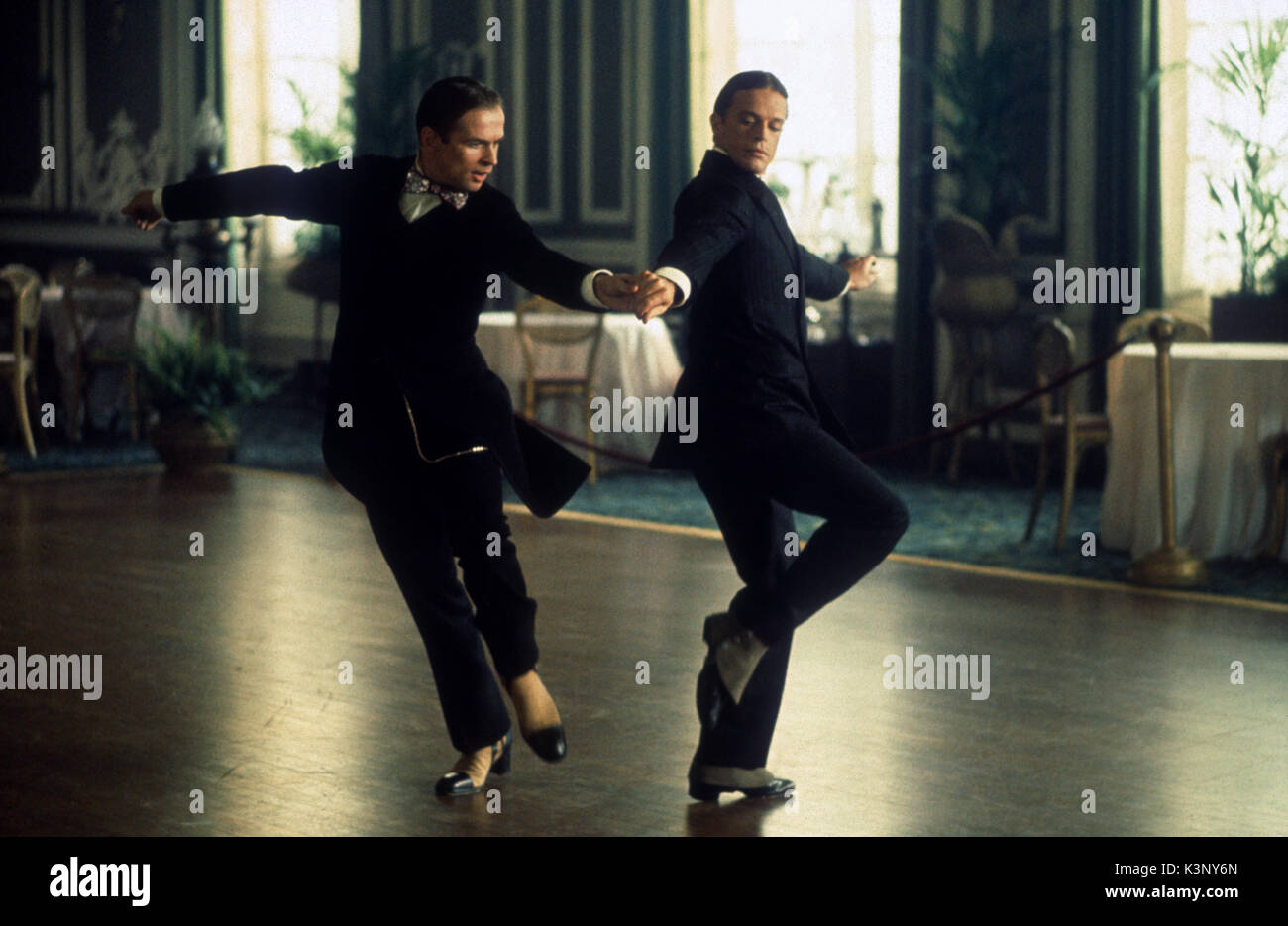 Rudolf nureyev valentino 1977 Banque de photographies et d’images à ...