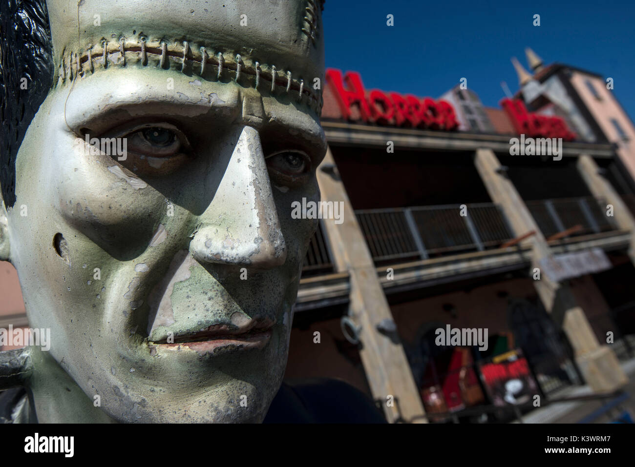 Brighton ghost train on pier Banque de photographies et d’images à ...