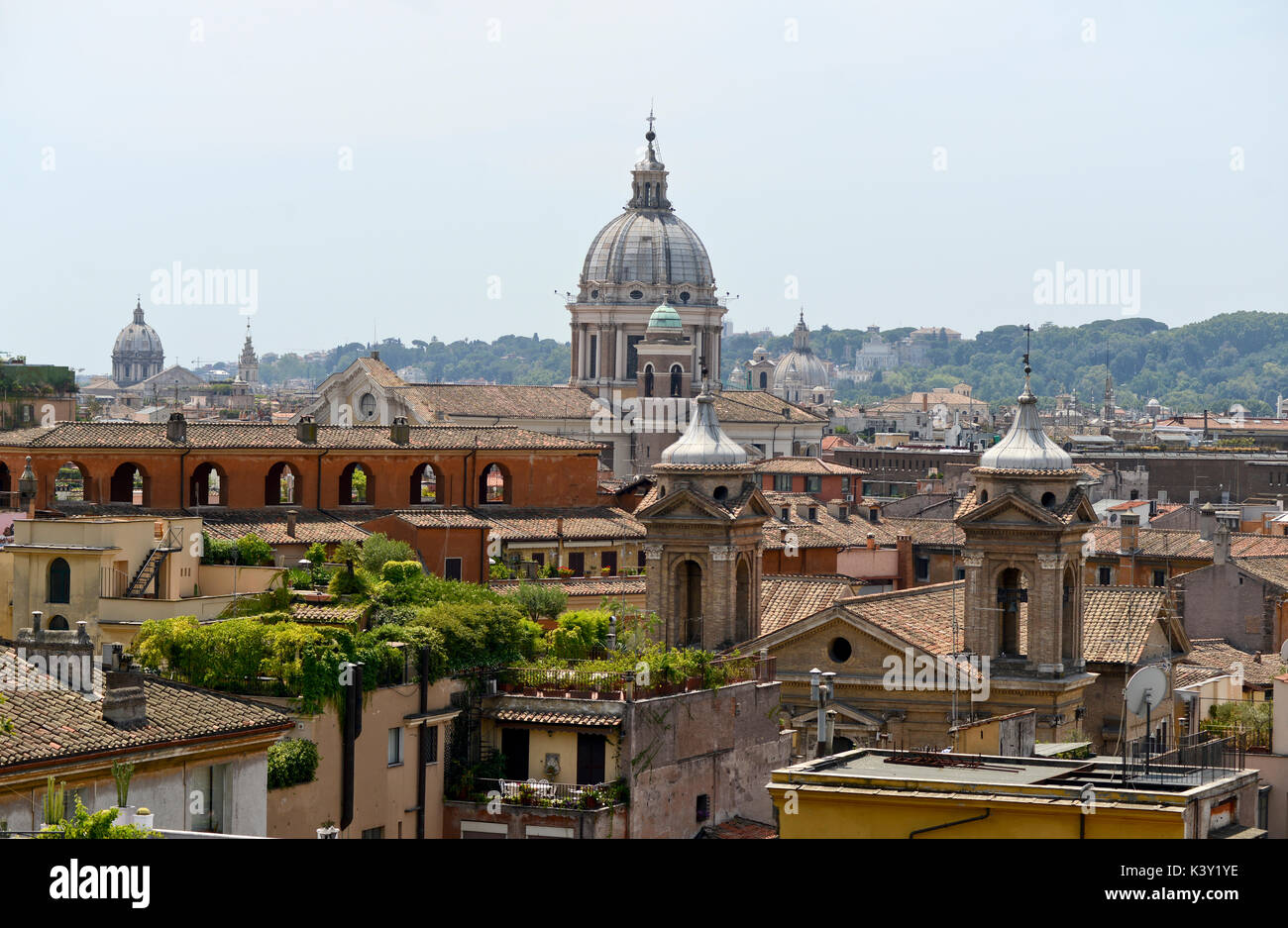 Basilique st peters et rome skyline italy Banque de photographies et d ...