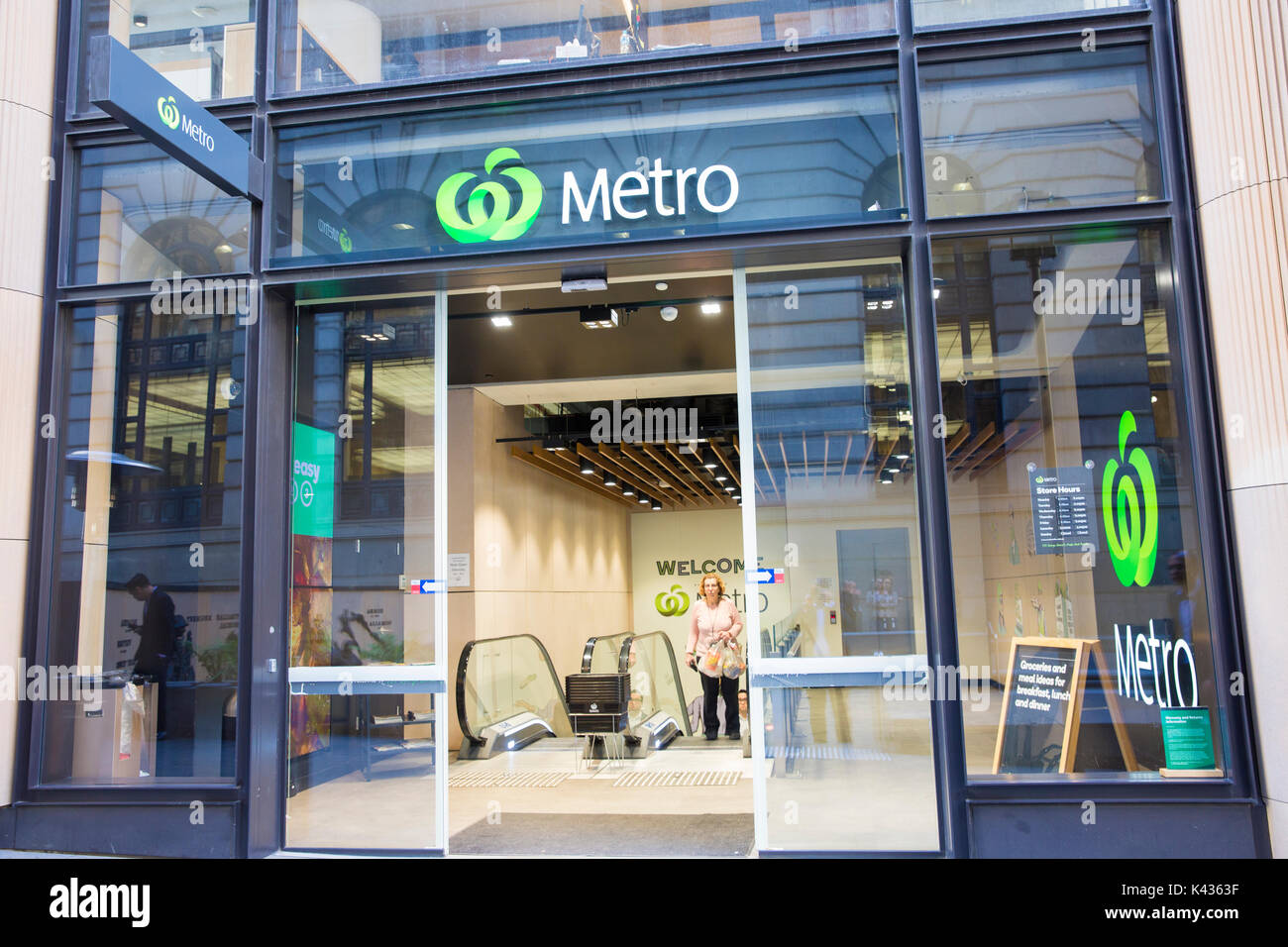 Woolworths metro Banque de photographies et d’images à haute résolution ...