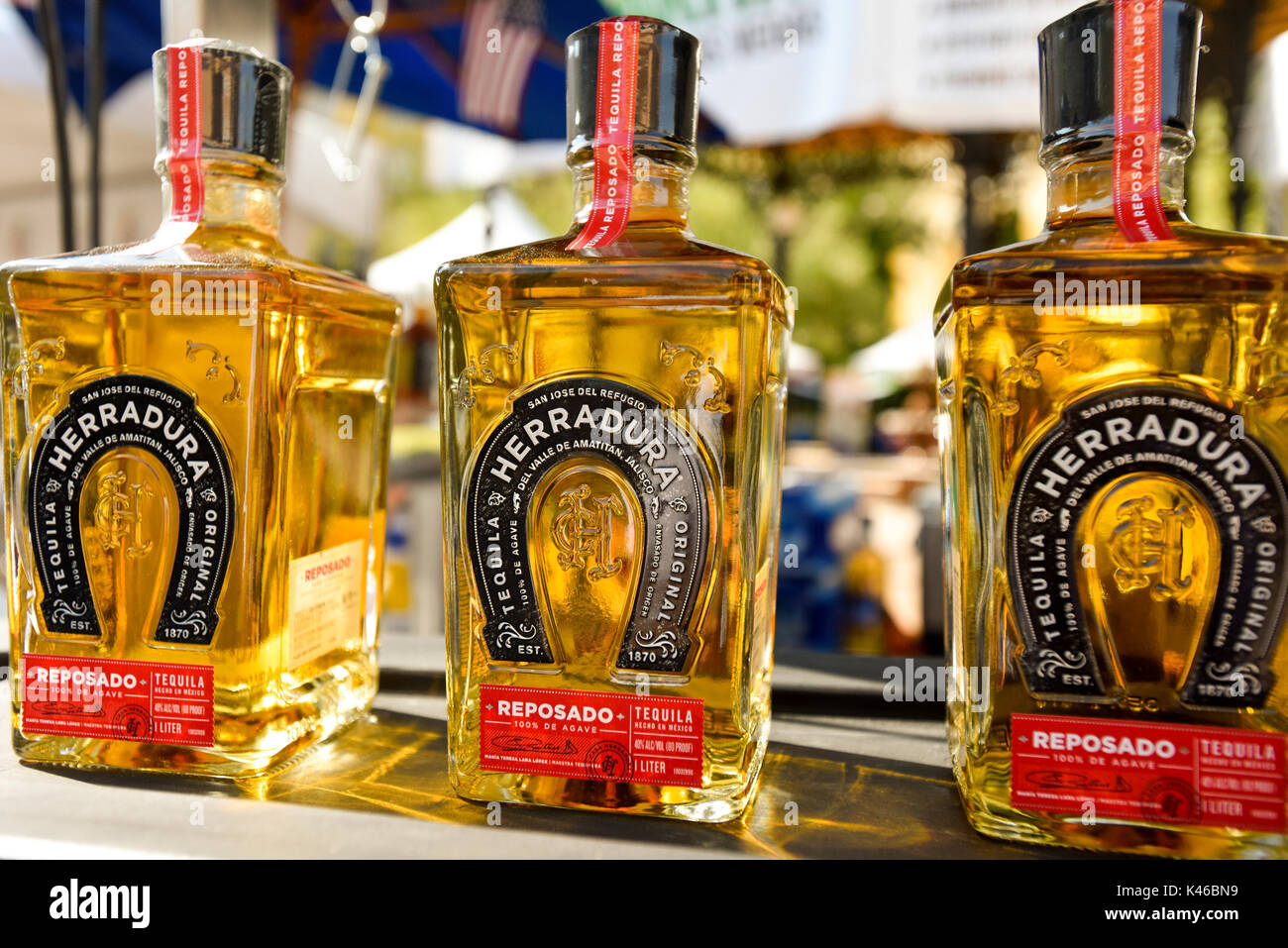 Bouteilles de tequila Banque de photographies et d’images à haute ...