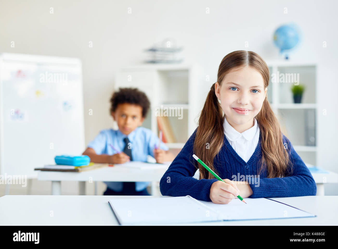 Camarade de classe dessin Banque de photographies et d’images à haute résolution - Alamy
