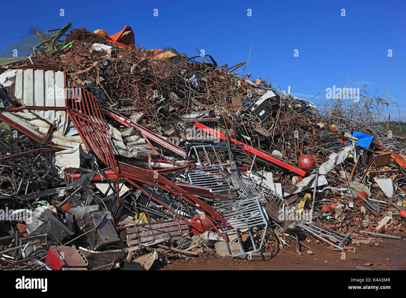 Parc à ferrailles, déchets métalliques des actions d'une entreprise de ...