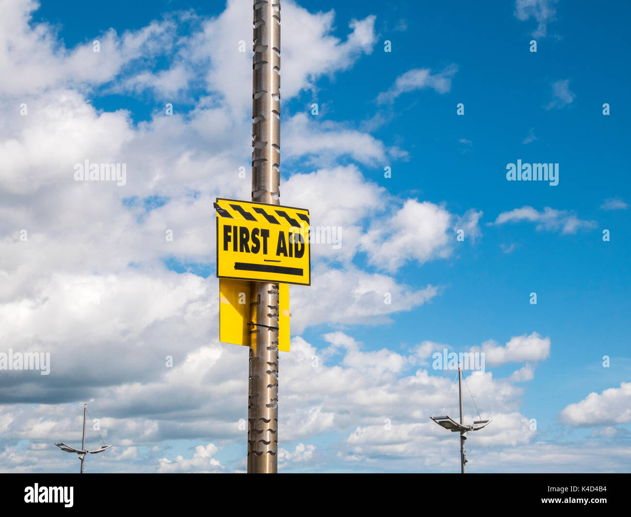 Panneau de signalisation de premiers soins Banque de photographies et d ...