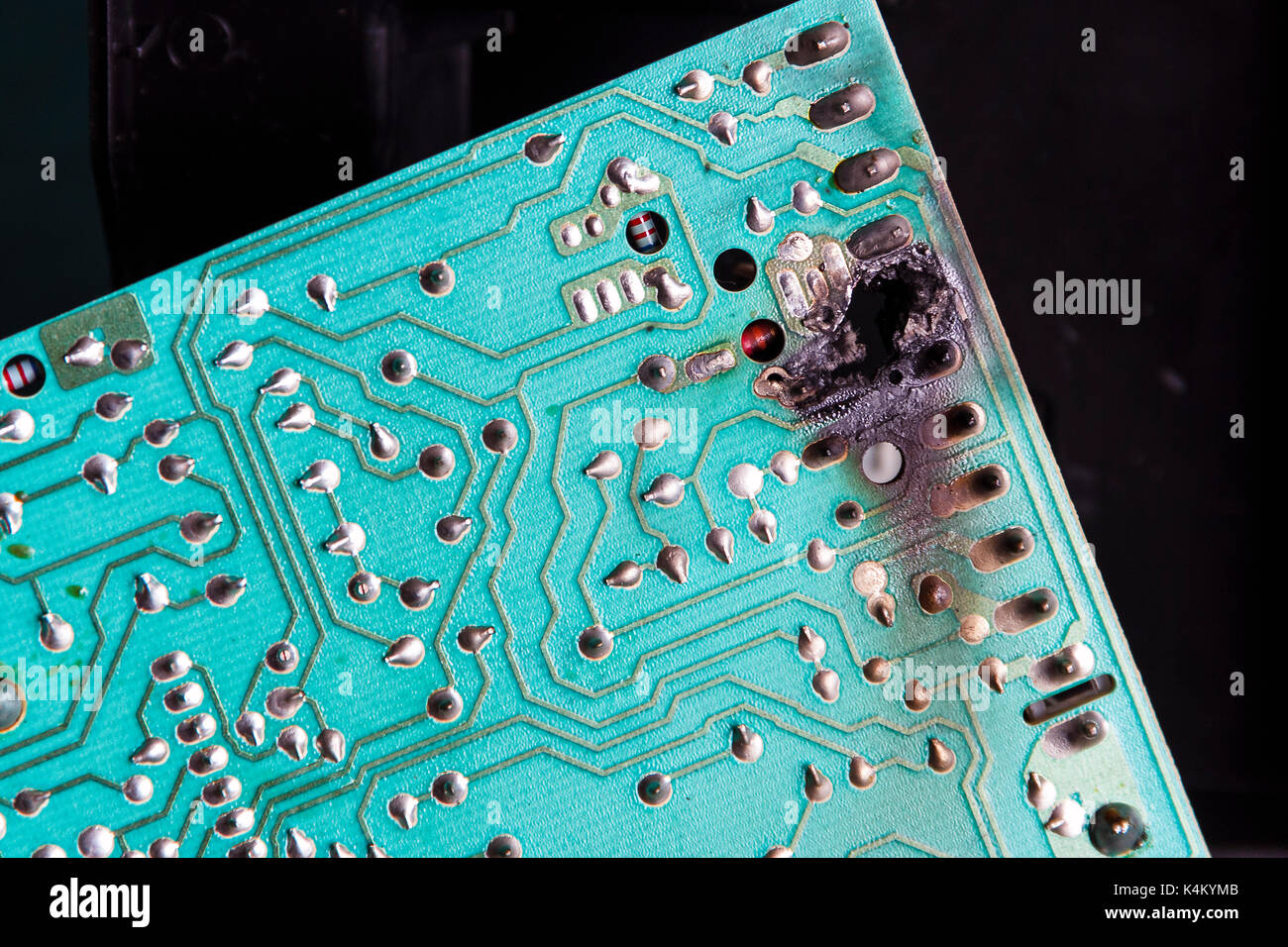 Capacitor capacitors pcb Banque de photographies et d’images à haute résolution - Alamy