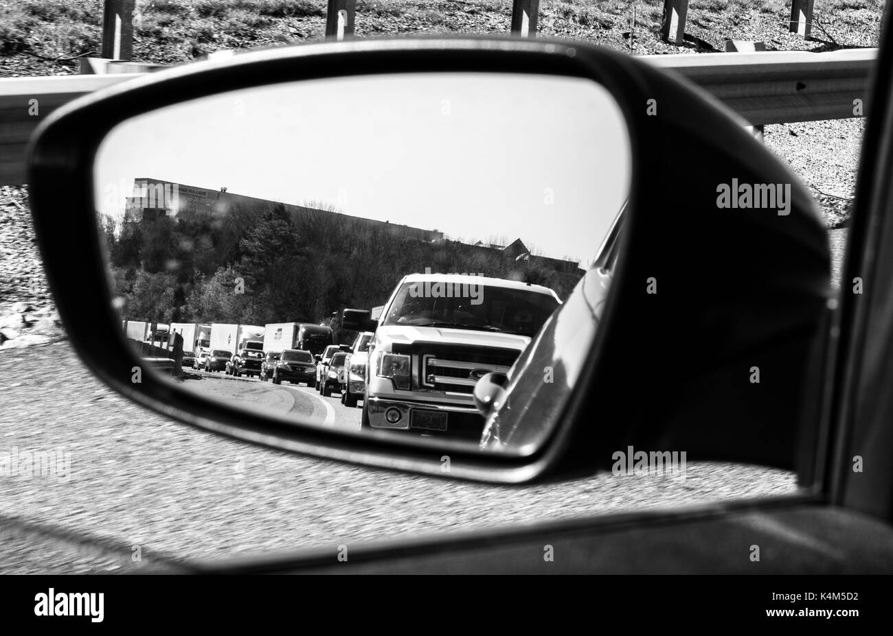 Embouteillage routier Banque d'images noir et blanc - Alamy