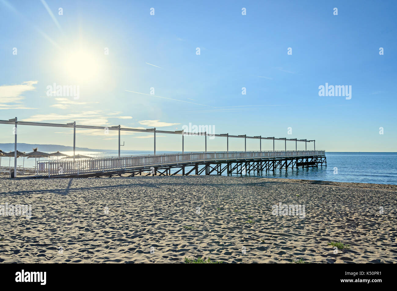 La plage de la mer Noire de Albena, Bulgarie avec golden sands, soleil ...