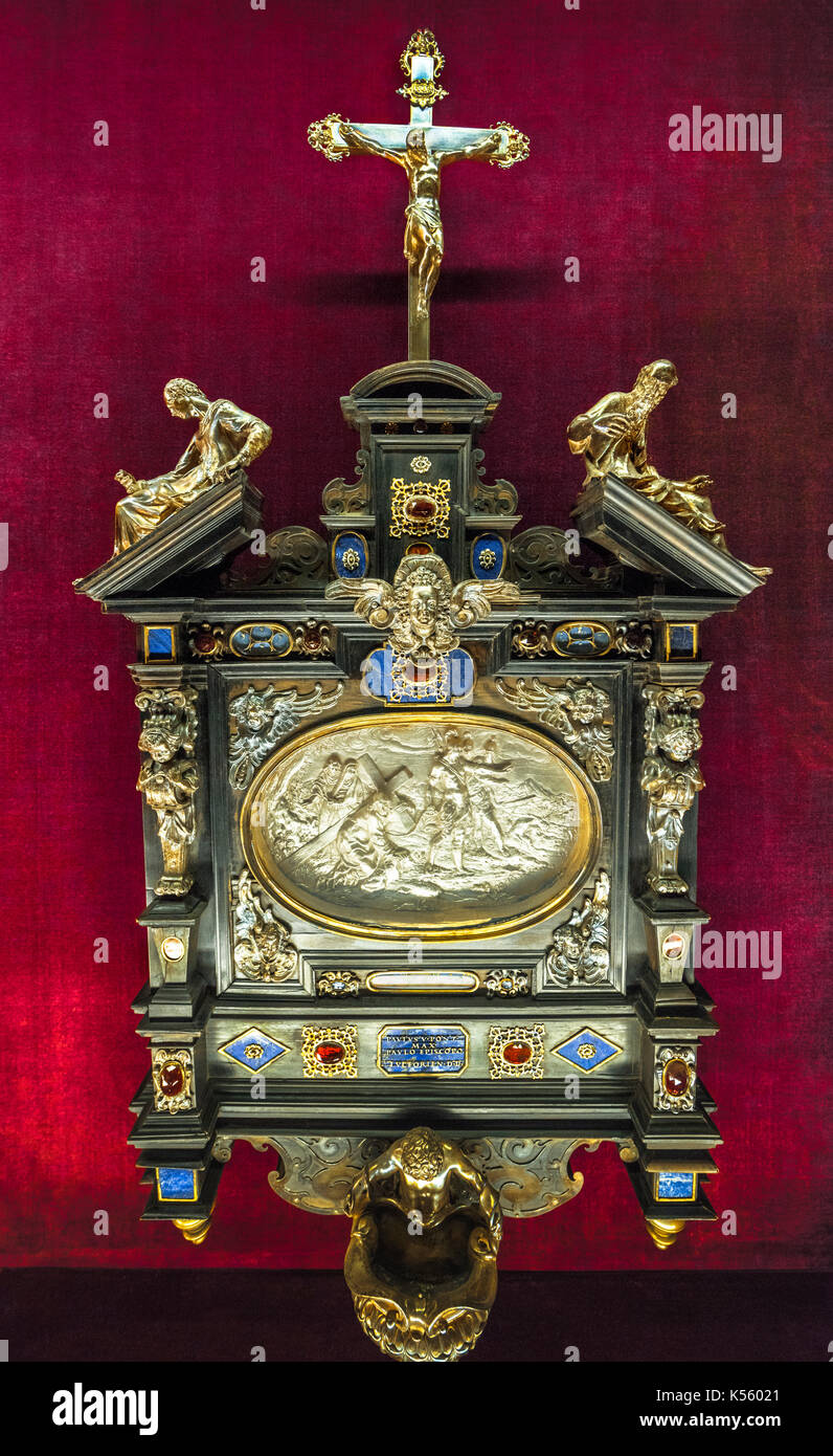 Holy relics Banque de photographies et d’images à haute résolution - Alamy