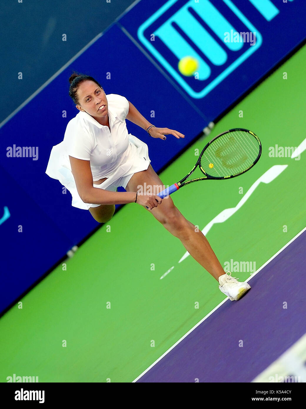 Tennis racket racquet wta Banque de photographies et d’images à haute ...