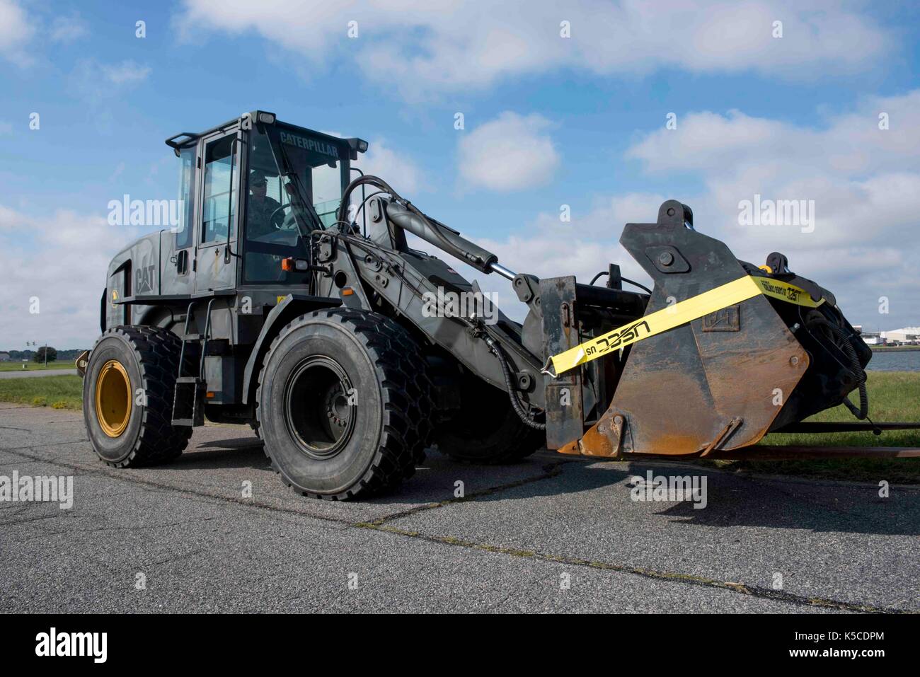 Military bulldozer Banque de photographies et d’images à haute ...