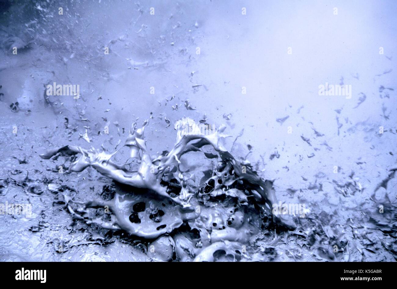 Sentier du volcan de boue Banque de photographies et d’images à haute résolution - Alamy