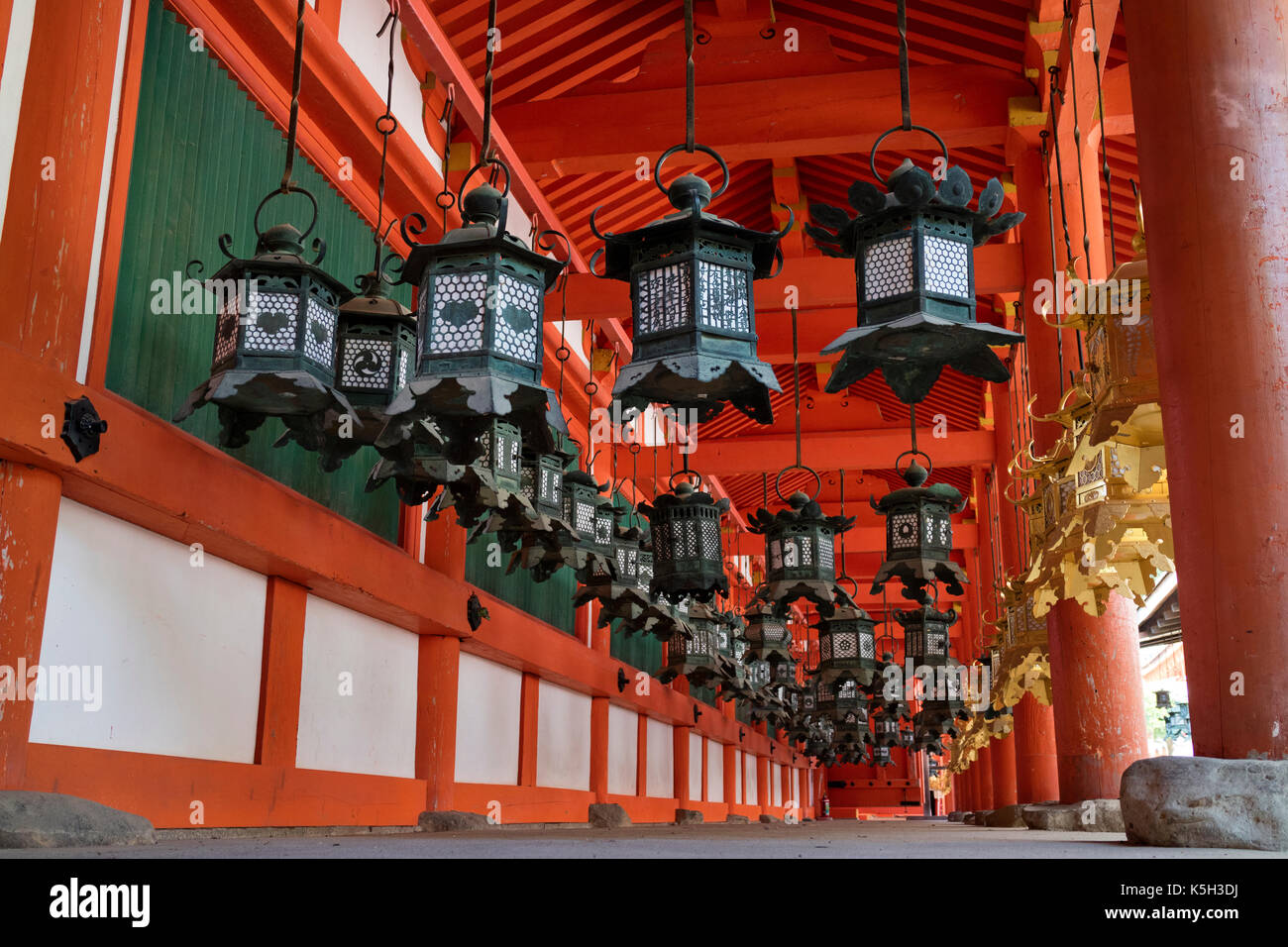 Kasuga taisha Banque de photographies et d’images à haute résolution ...
