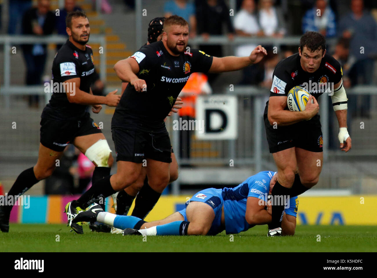Exeter Chiefs' ian whitten tente de se détacher au cours de l'Aviva ...