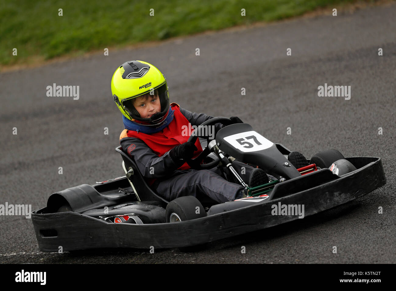Junior go kart racing Banque de photographies et d’images à haute ...