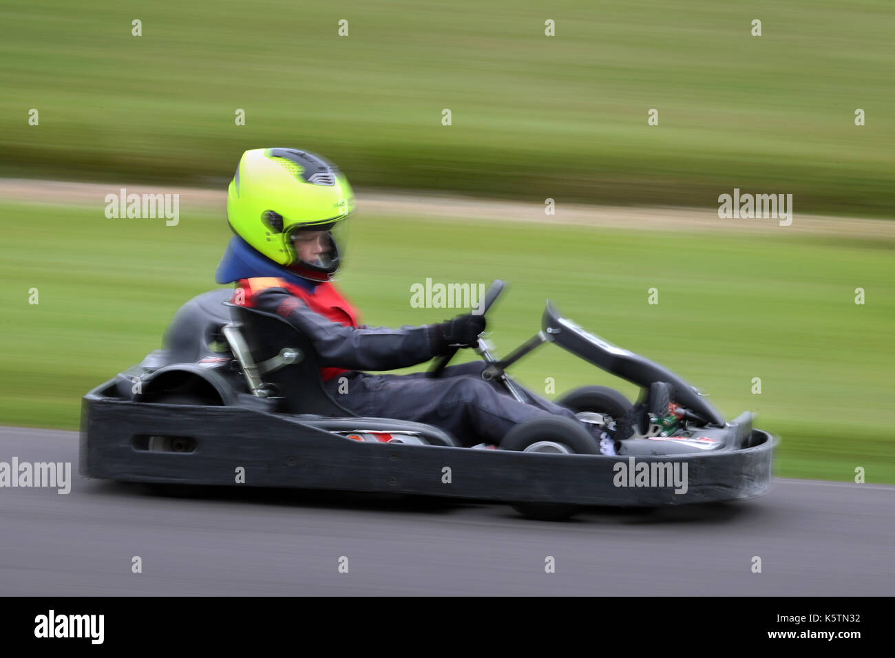 Junior go kart racing Banque de photographies et d’images à haute ...