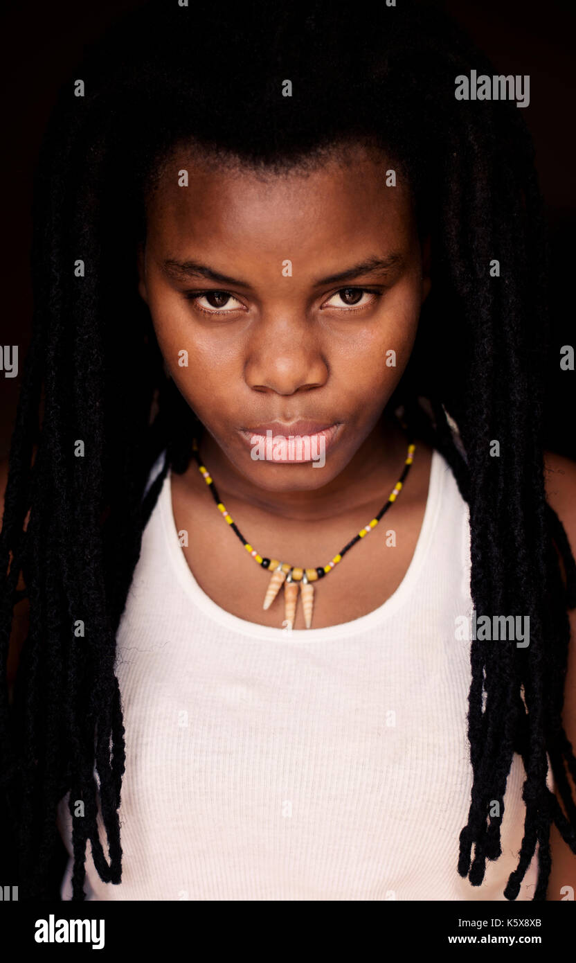 Fille Africaine Adolescente Banque De Photographies Et Dimages à Haute
