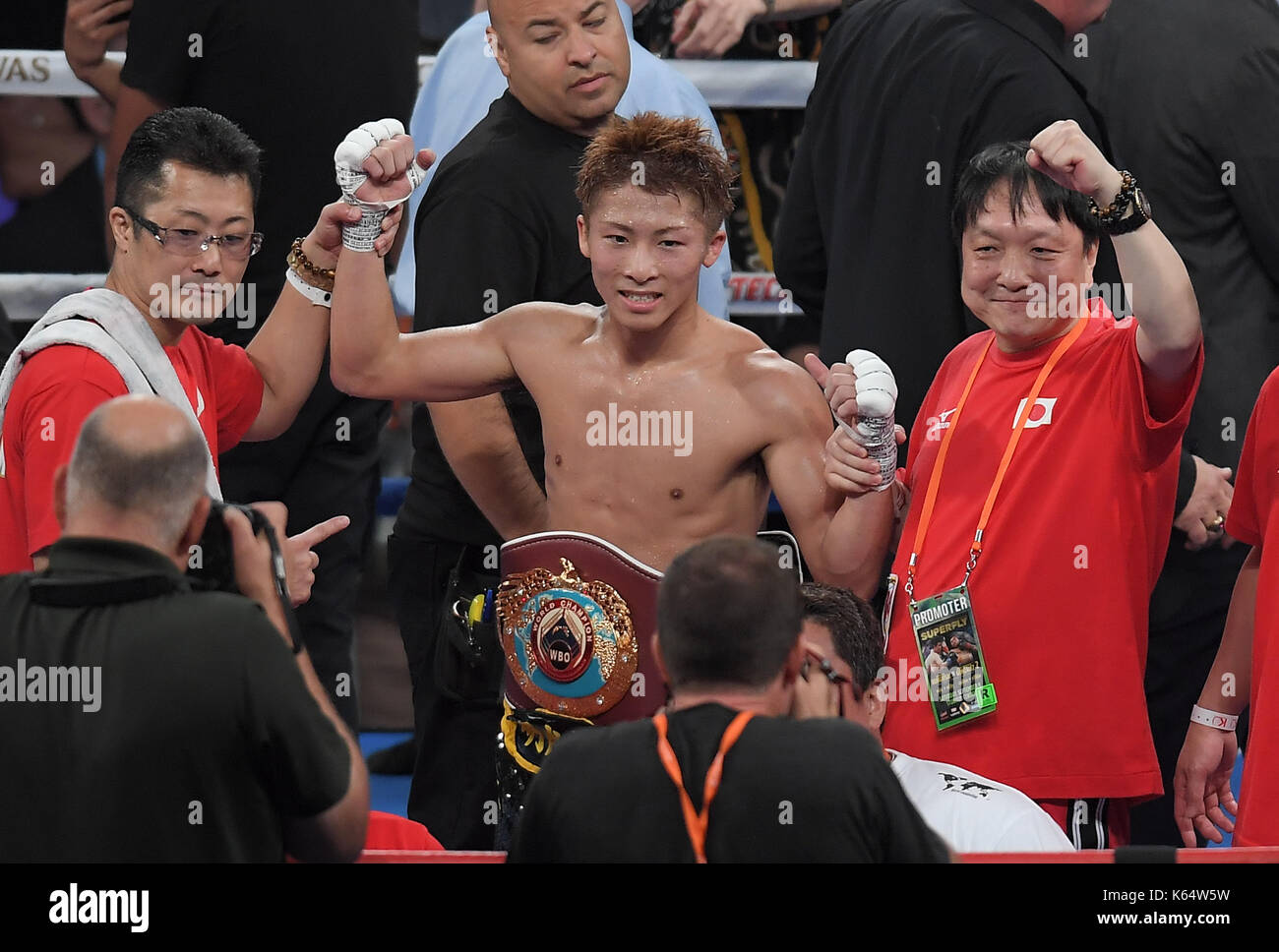 L r shingo inoue naoya inoue Banque de photographies et d’images à ...