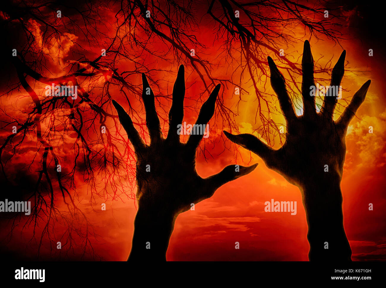 Zombie hand out of ground Banque de photographies et d’images à haute ...