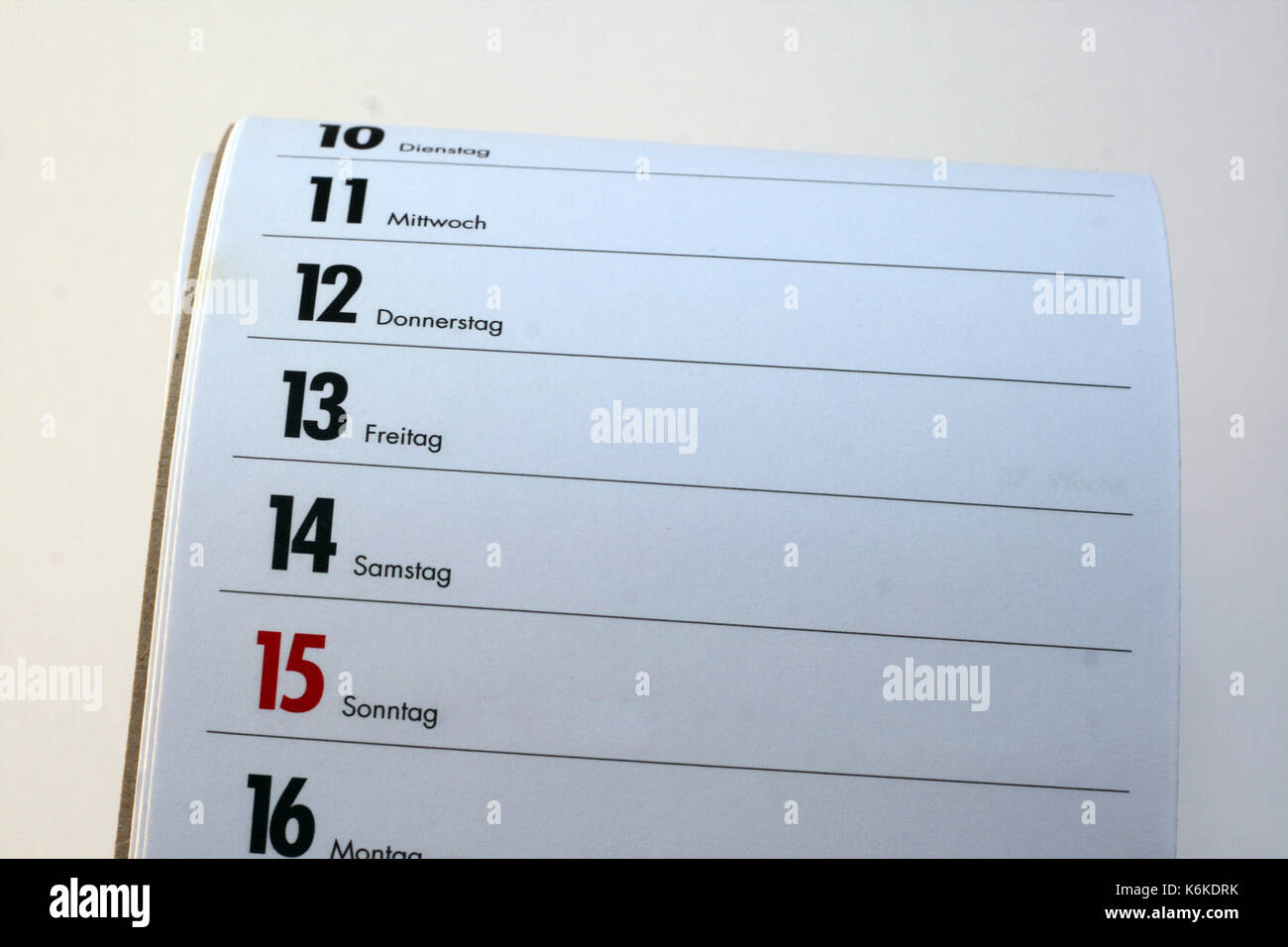 Feuille de calendrier vendredi le 13 Banque de photographies et d ...