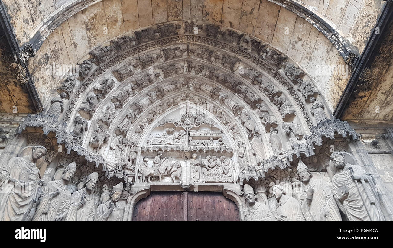 Tympan of chartres Banque de photographies et d’images à haute ...