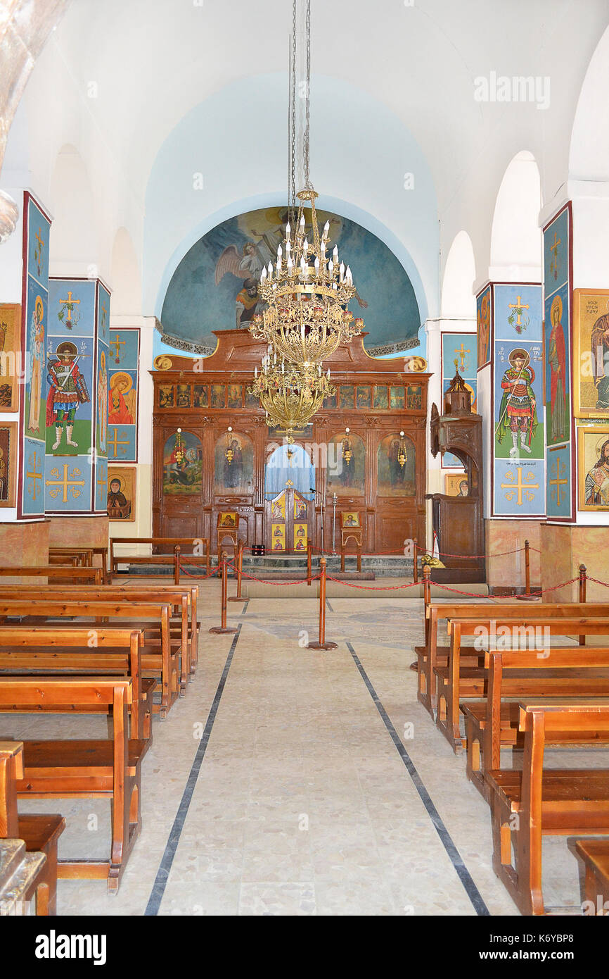 Madaba, Jordanie - Juillet 22, 2015 : Saint George église orthodoxe ...