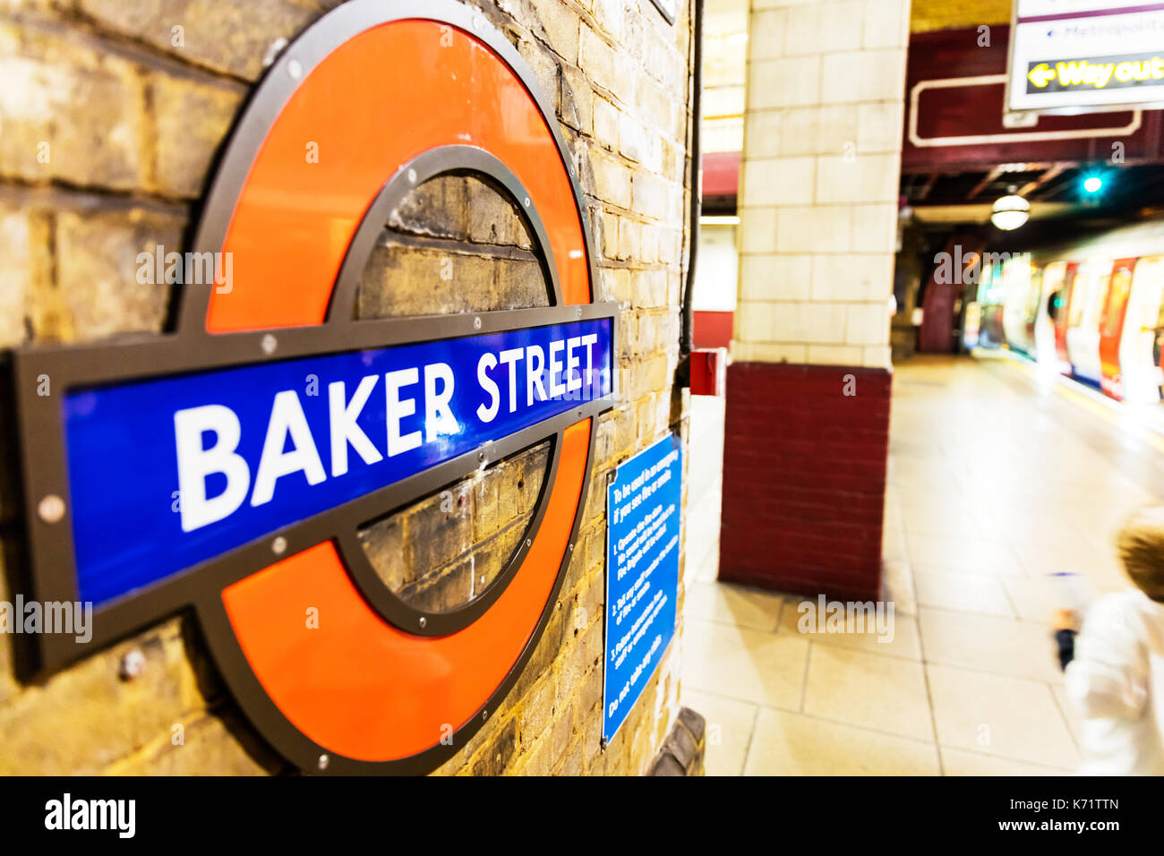 Baker street underground station sign Banque de photographies et d ...