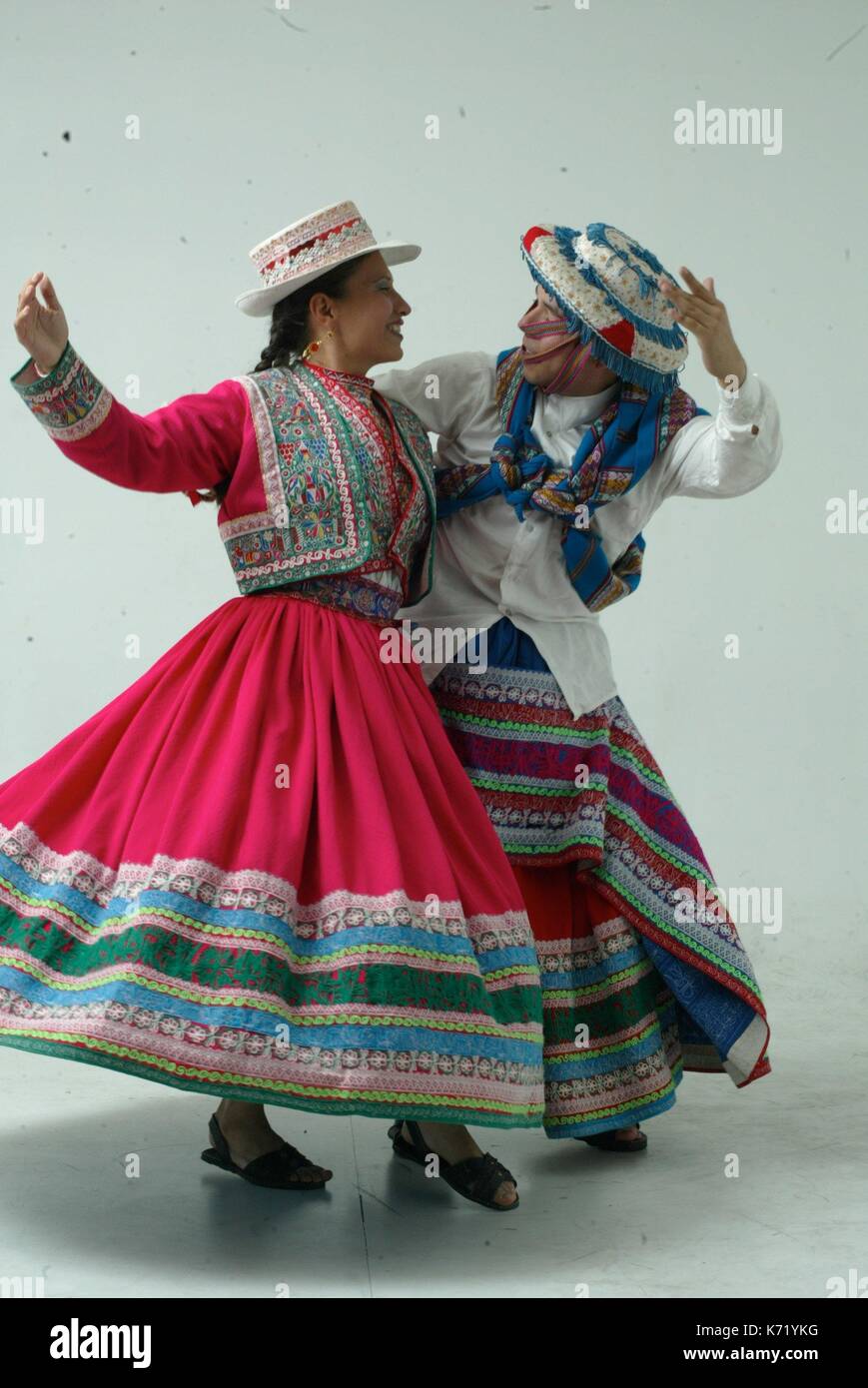 Lima, 19 de mayo del 2003 informe especial sobre las danzas del pais ...