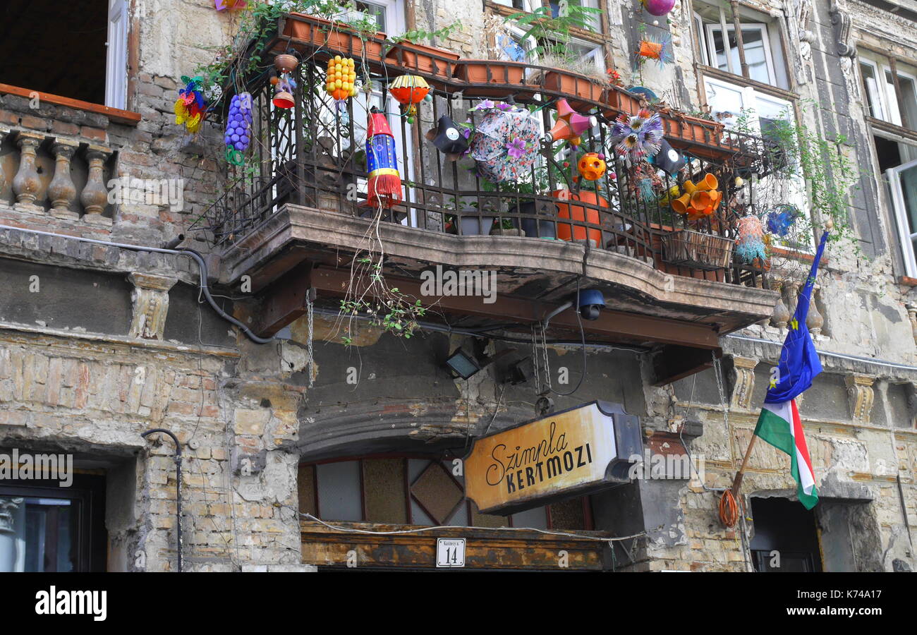Szimpla bar budapest Banque de photographies et d’images à haute ...