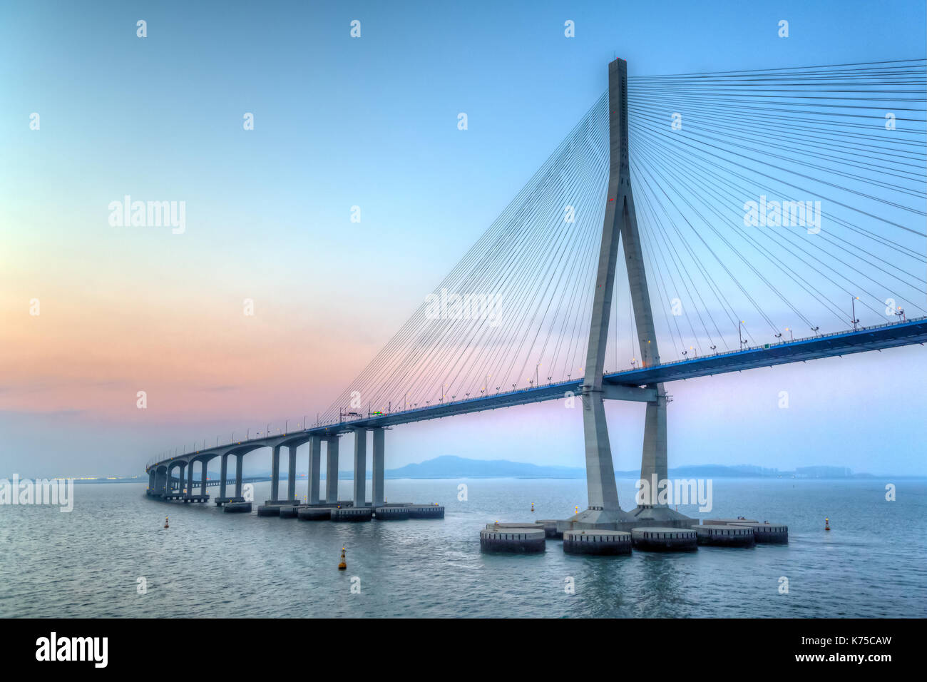 Incheon bridge Banque de photographies et d’images à haute résolution ...