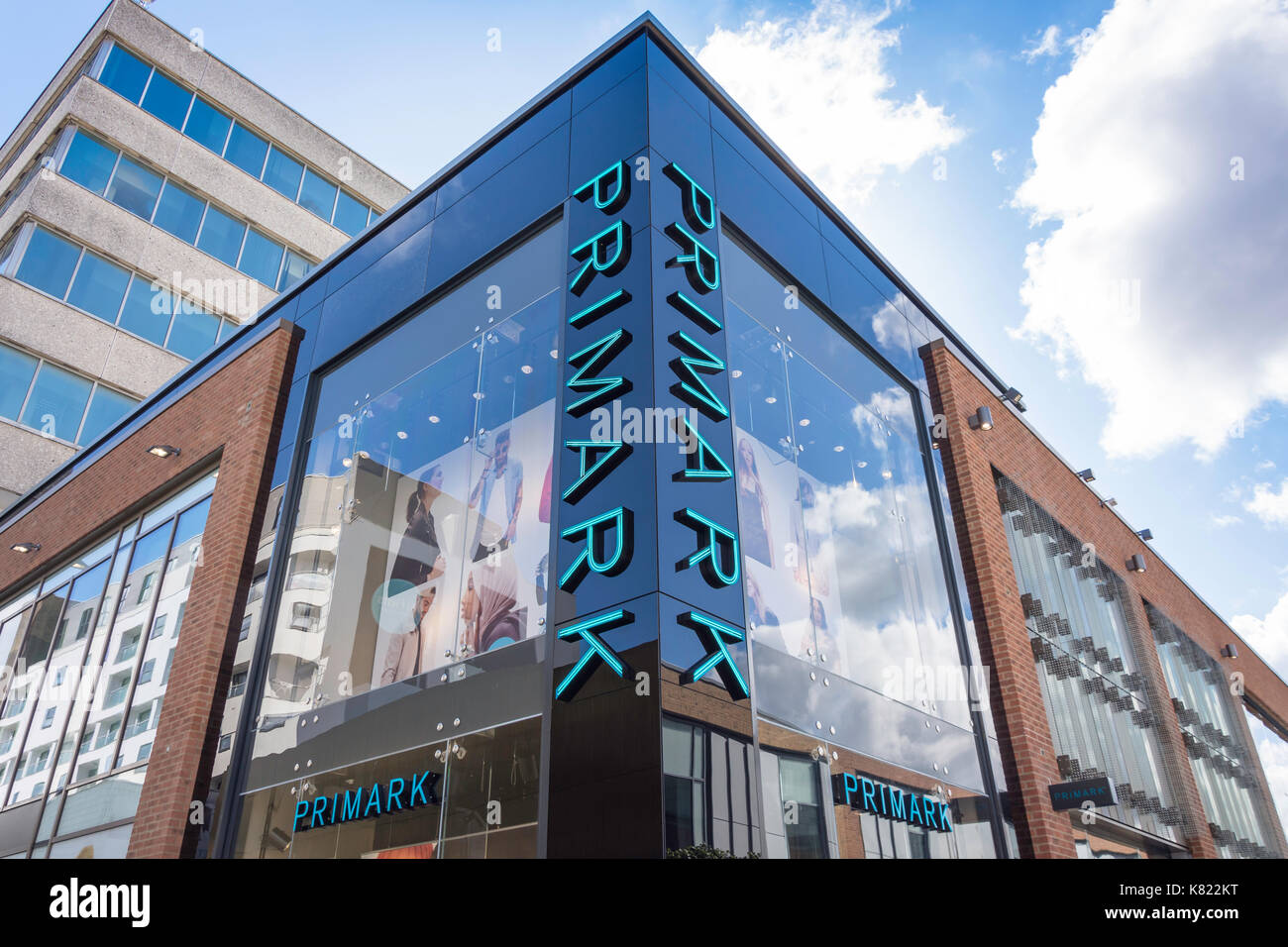Magasins primark Banque de photographies et d’images à haute résolution - Alamy