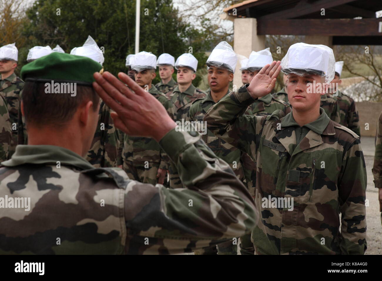 Légion étrangère française recrute des volontaires (committed), pas ...
