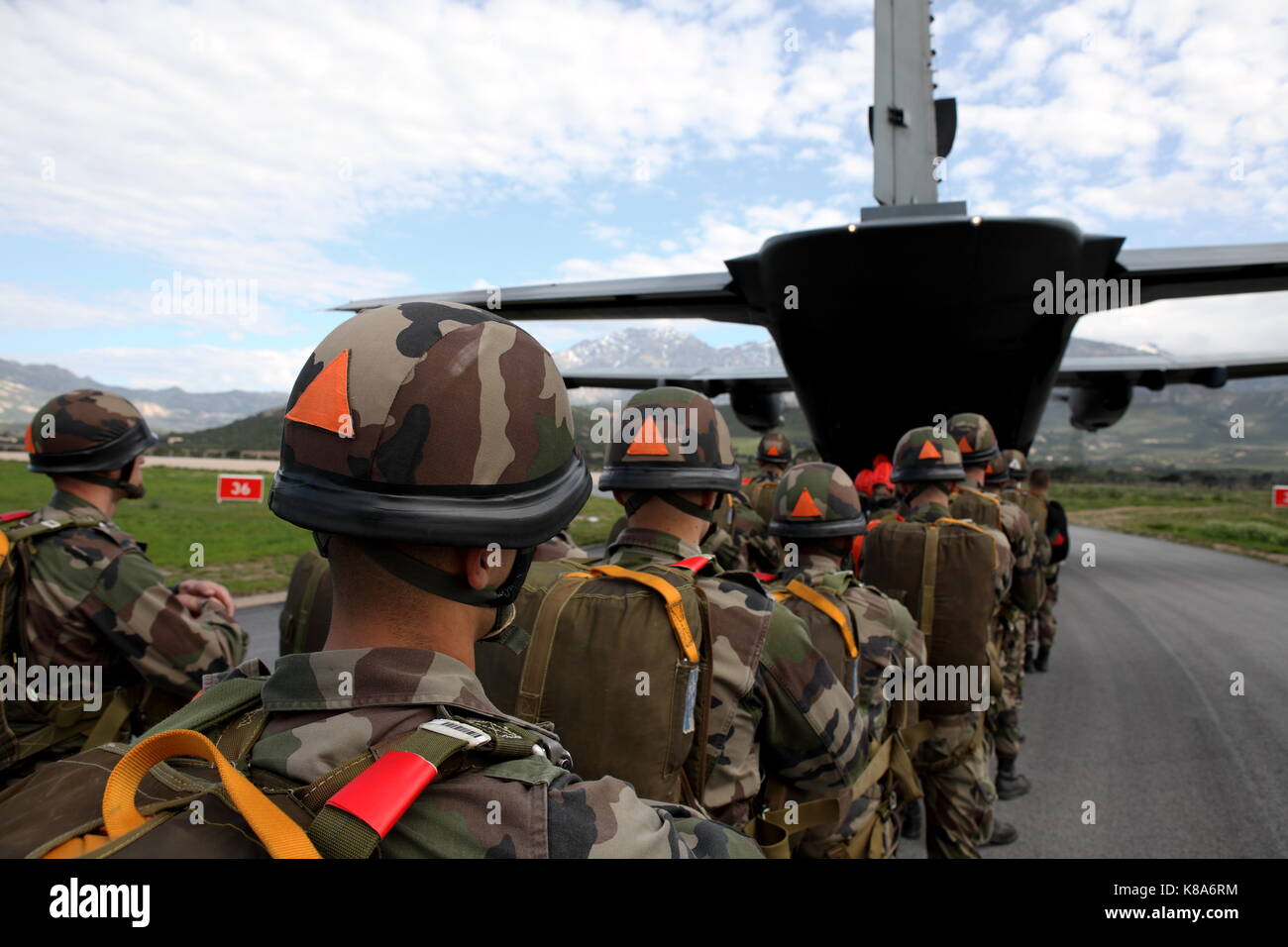 Les légionnaires du 2REP (2e Régiment parachutiste étranger) à bord d ...