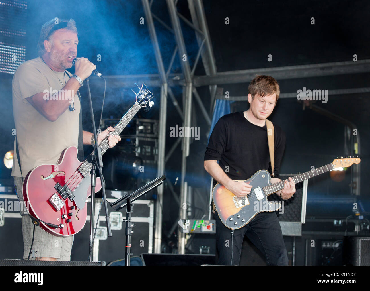Peter hook new order Banque de photographies et d’images à haute ...