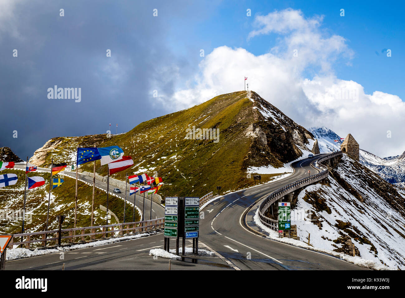 Belle vue panoramique de la route alpine du Grossglockner ...
