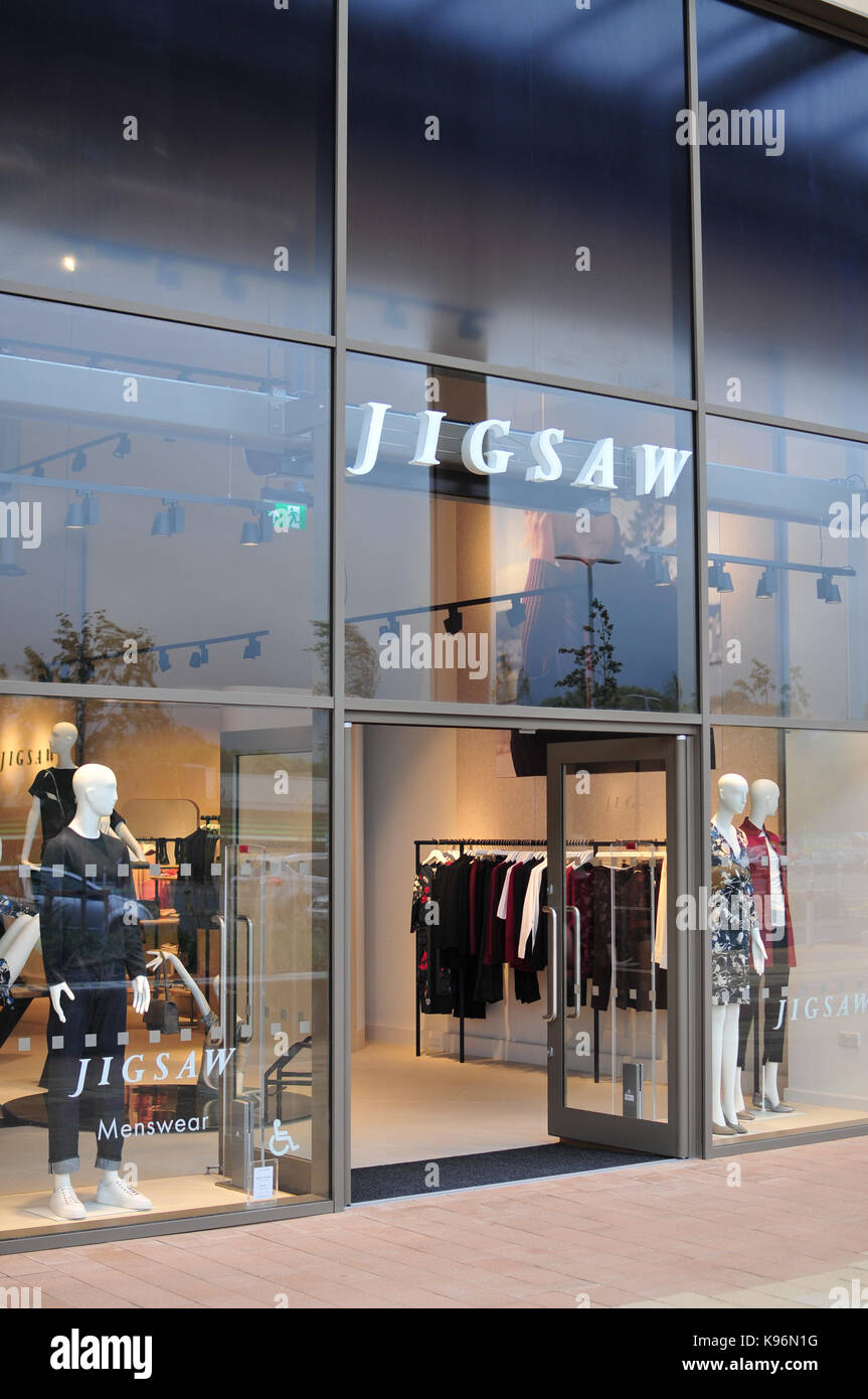 Jigsaw clothes clothing fashion Banque de photographies et d’images à ...