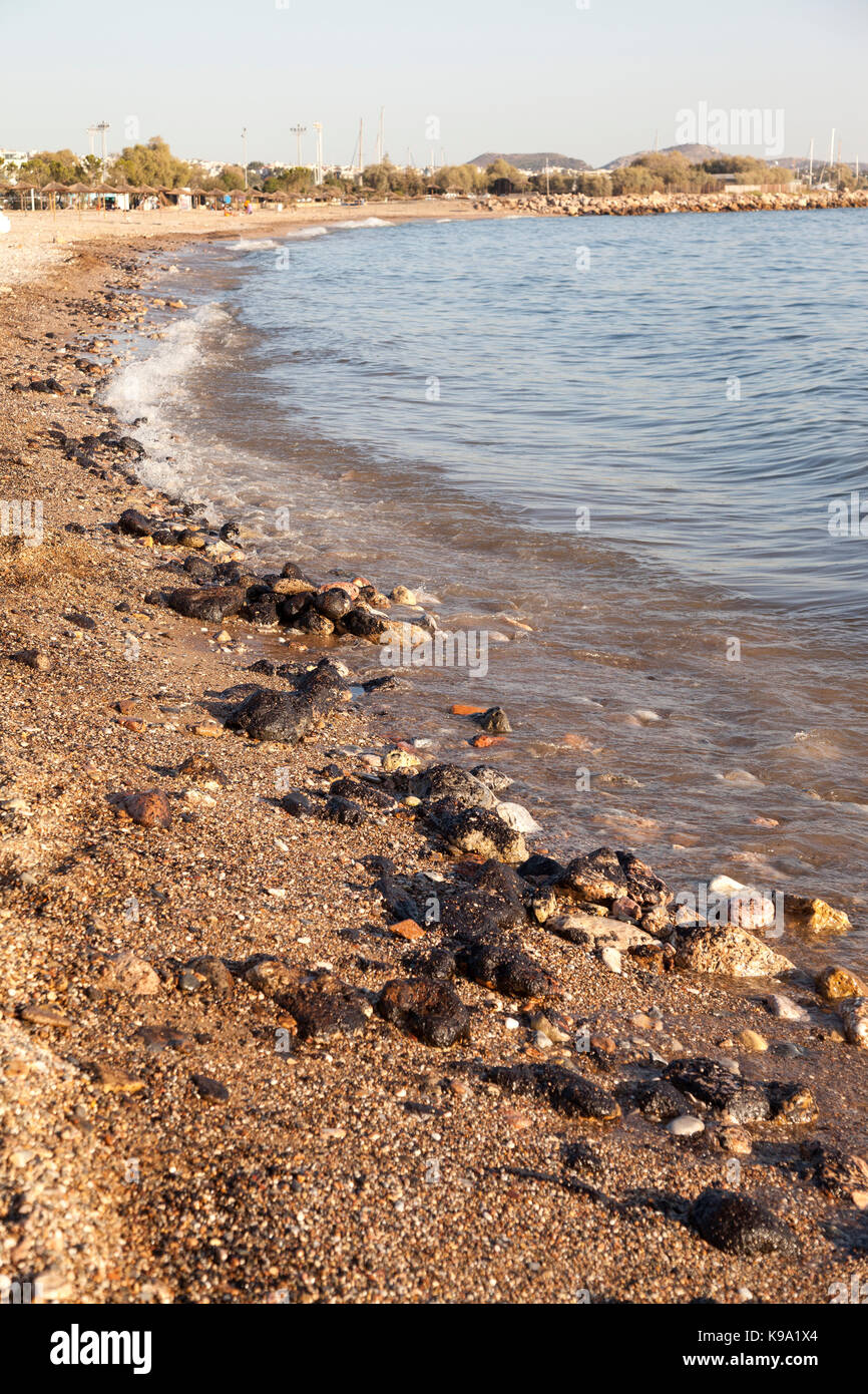 La plage de Glyfada (golfe de saros, Athènes, Grèce) pendant les jours ...