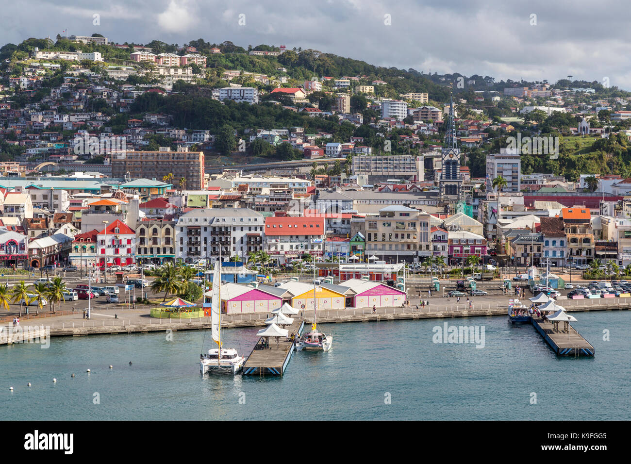 Fort-de-France, Martinique. Vue de la ville du port, le matin tôt Photo ...