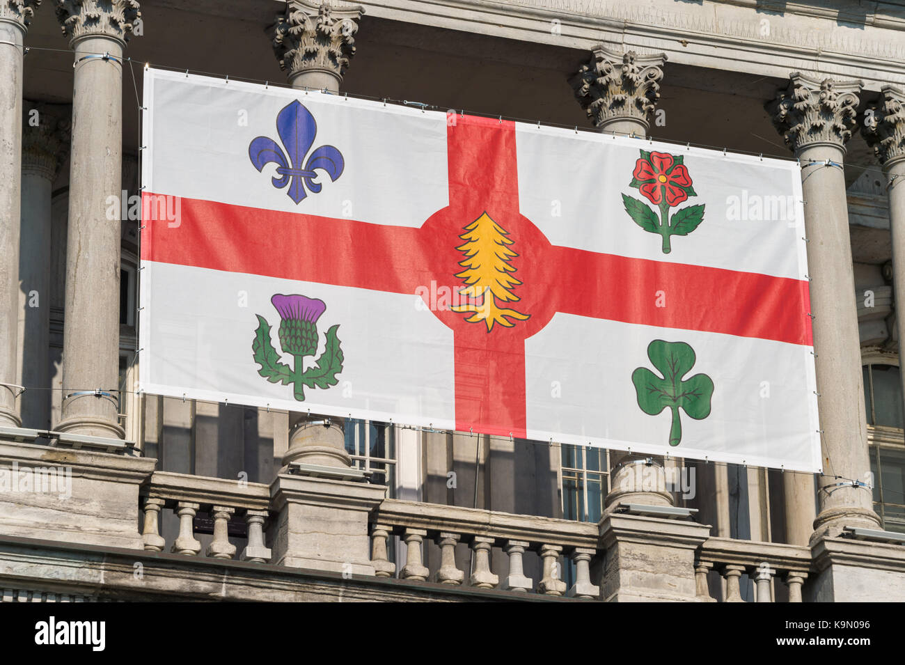 Nouveau Drapeau de Montréal comprend maintenant un nouveau symbole (pin ...