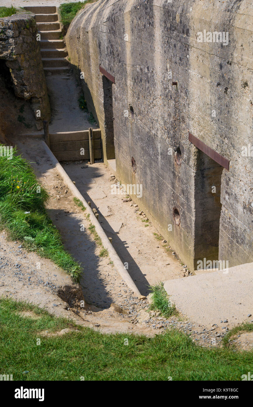 À l'entrée arrière donnant sur caisson en béton au-dessus d'Omaha Beach ...