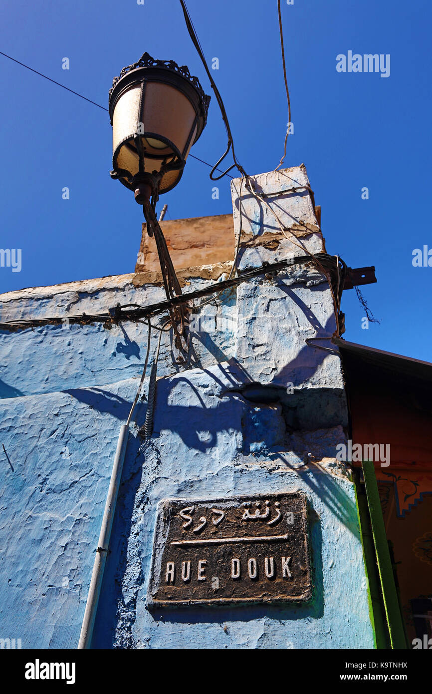 Plaque de rue marocaine Banque de photographies et d’images à haute ...