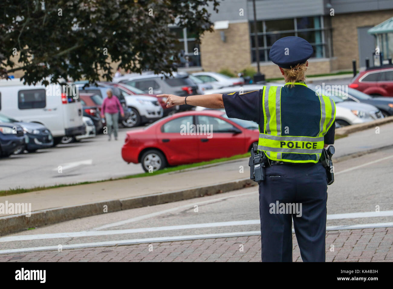 Officier de police dirigeant la circulation Banque de photographies et ...