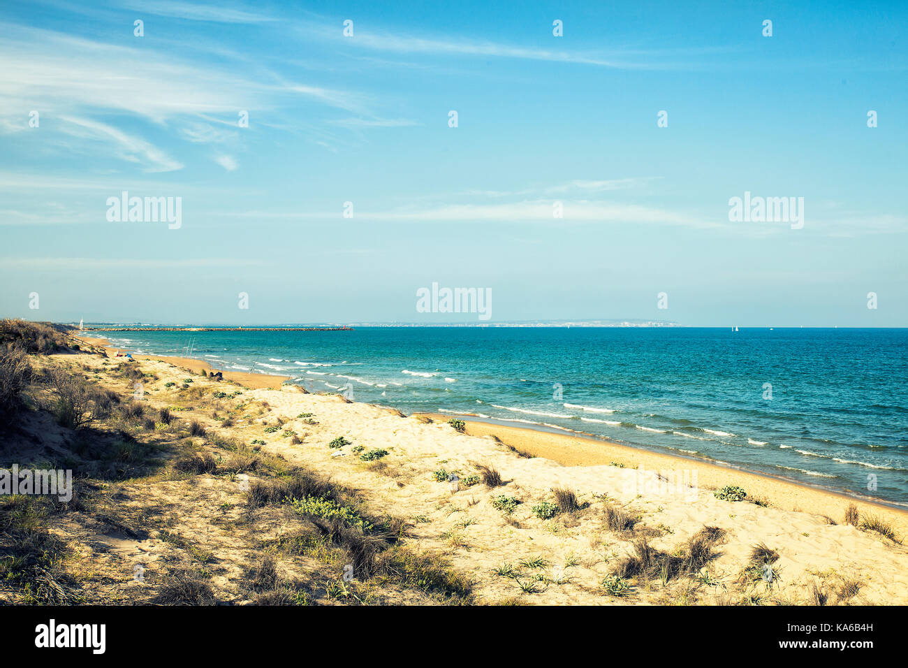 Dunes de sable de plage de lonely.Guardamar del Segura. Alicante ...