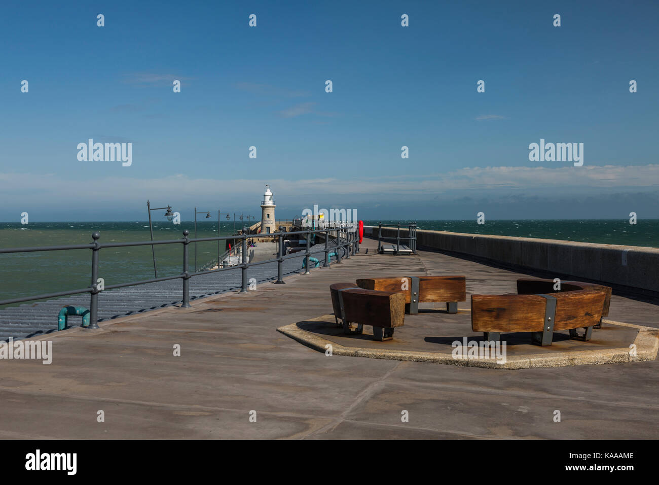 Folkestone harbour arm Banque de photographies et d’images à haute ...