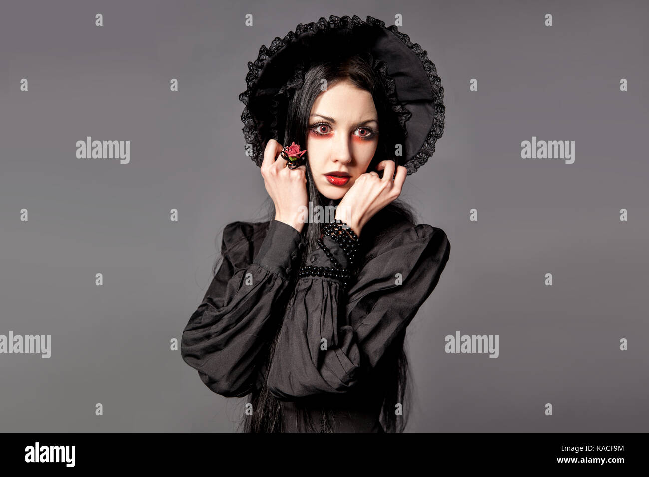 Fille de vampire gothique Banque de photographies et d’images à haute ...