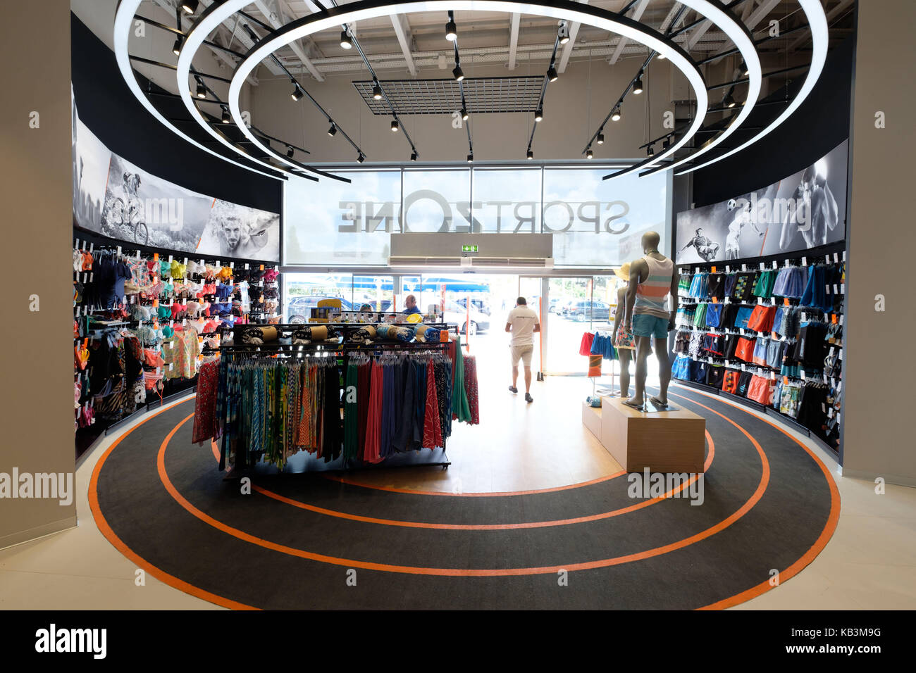L'intérieur du magasin de sport Photo Stock - Alamy