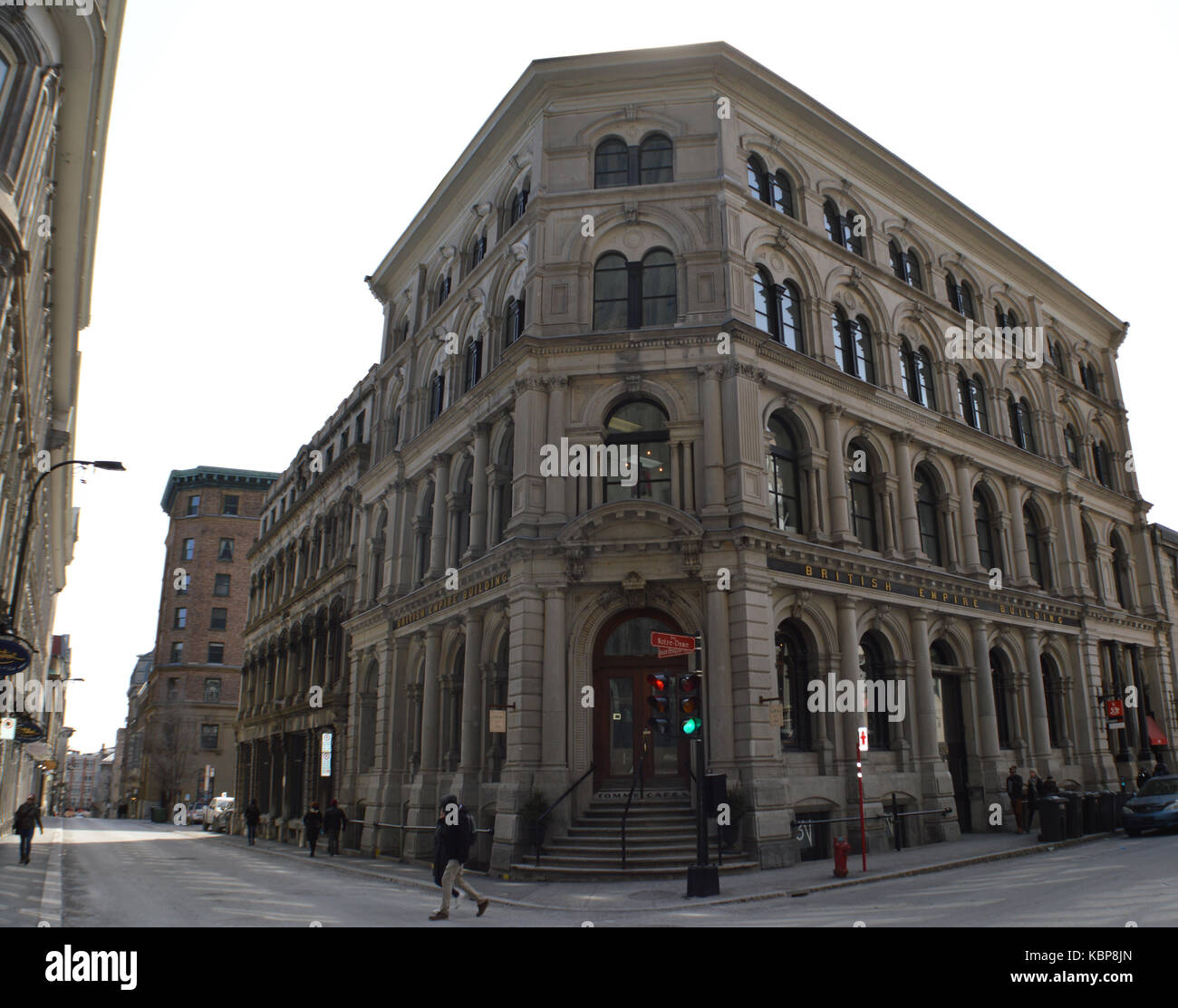 Vieux bâtiment sur un coin de rue à Montréal, Canada Photo Stock - Alamy