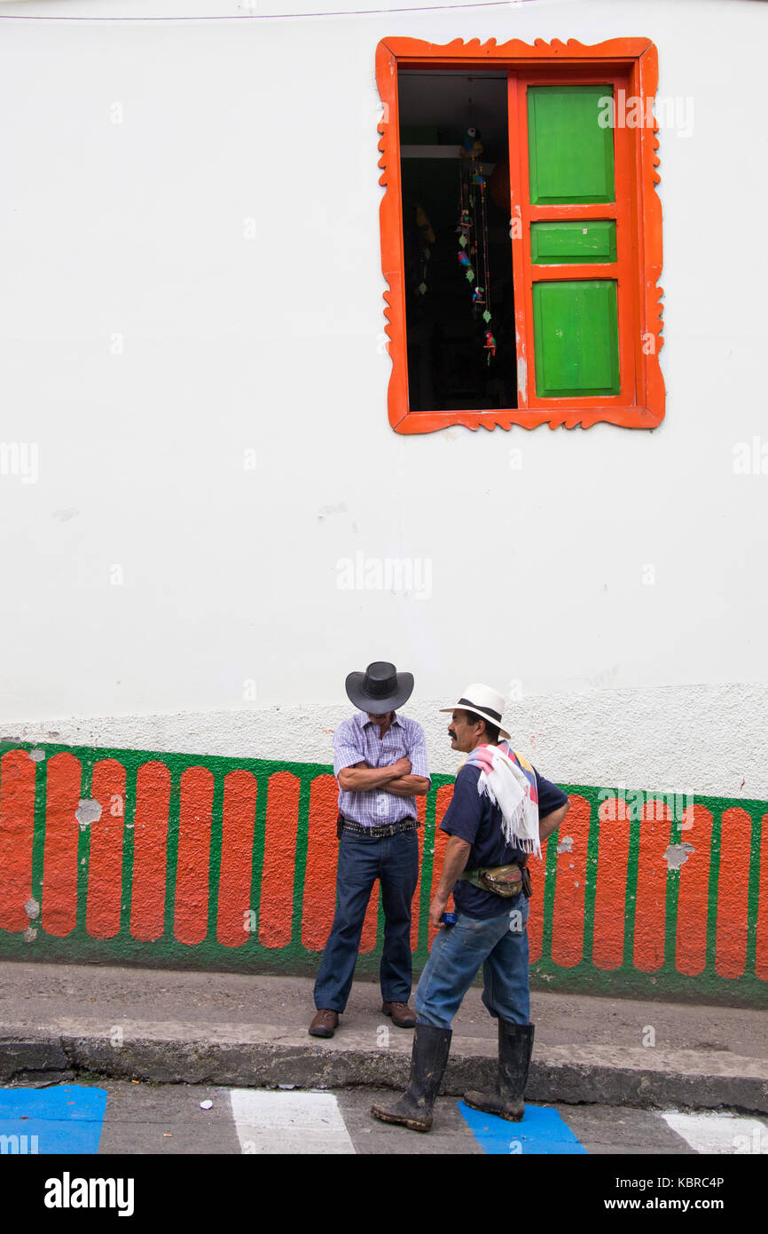 Homme colombien au chapeau Banque de photographies et d’images à haute ...