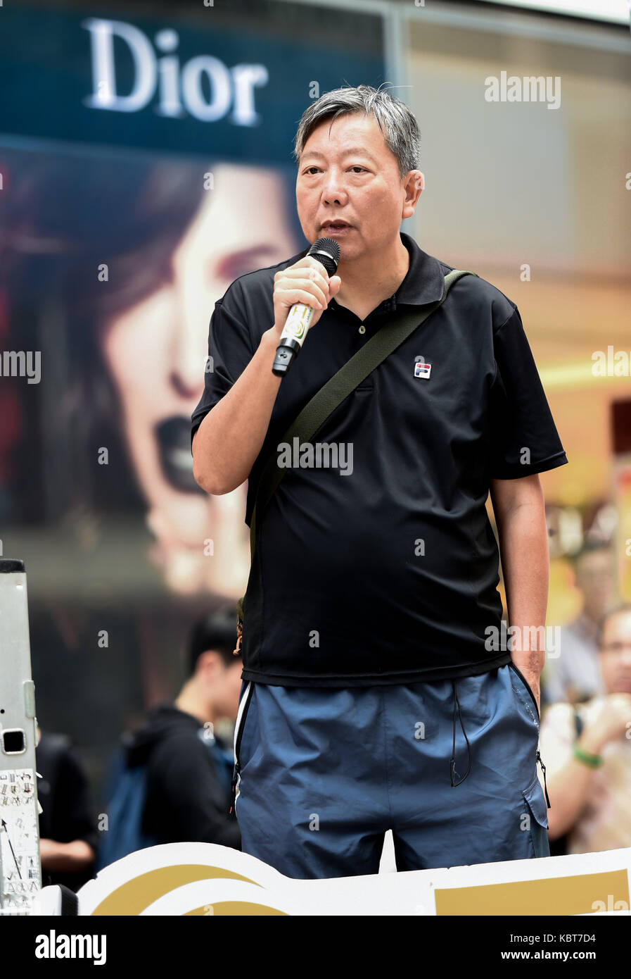 Lee cheuk yan Banque de photographies et d’images à haute résolution ...