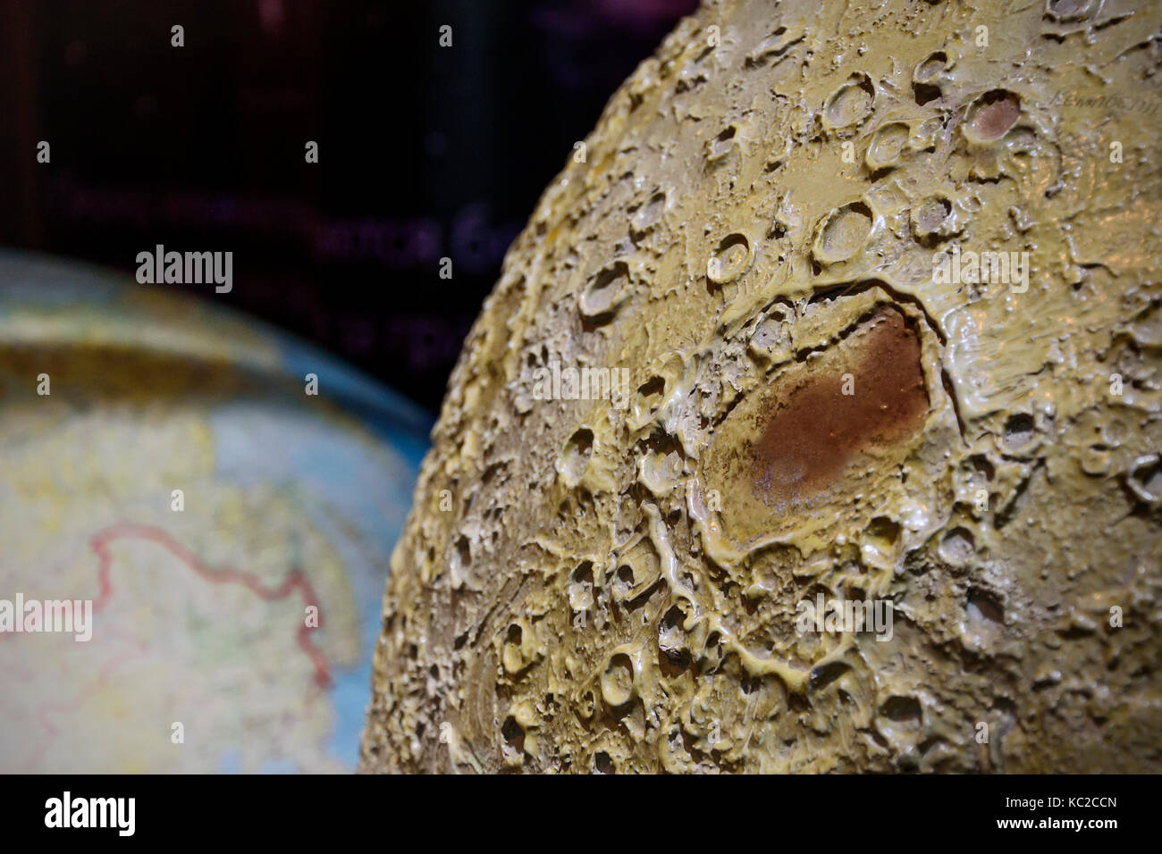 Earth and moon model Banque de photographies et d’images à haute ...